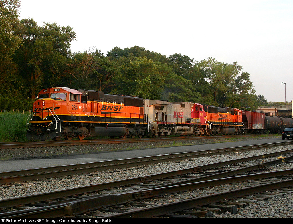 BNSF 284, 765, 291